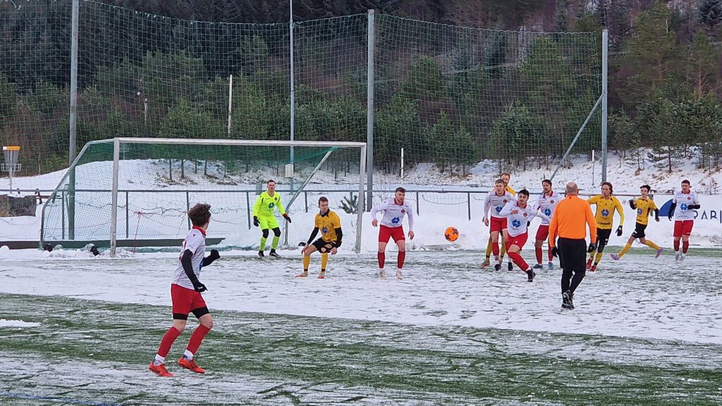 Tomrefjord IL i spennande treningskamp - Vestnesavisa