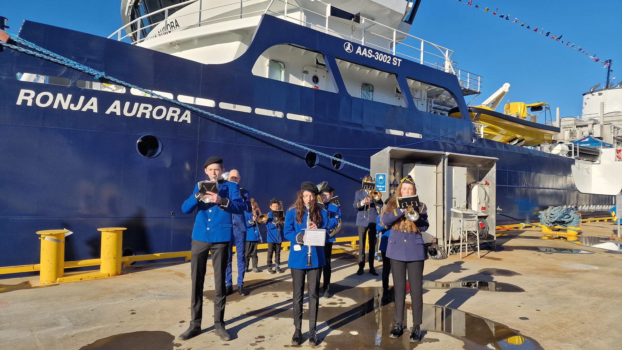 Dåp under skyfri himmel - Vestnesavisa